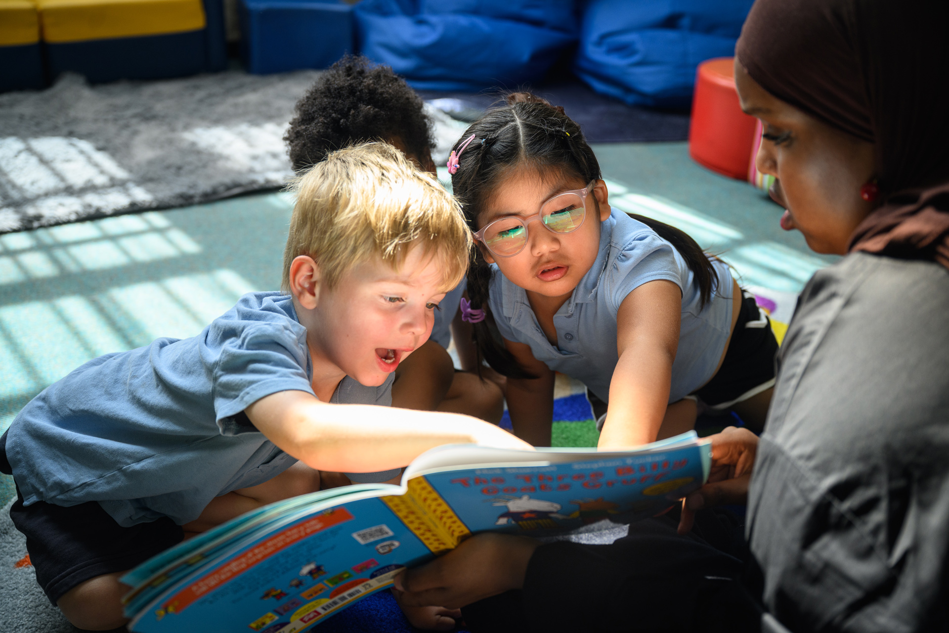 Tips for reading at home - The Children's Literacy Charity